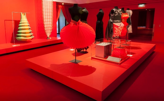 The Mesmerizing world of Japanese Folds - So Cultures